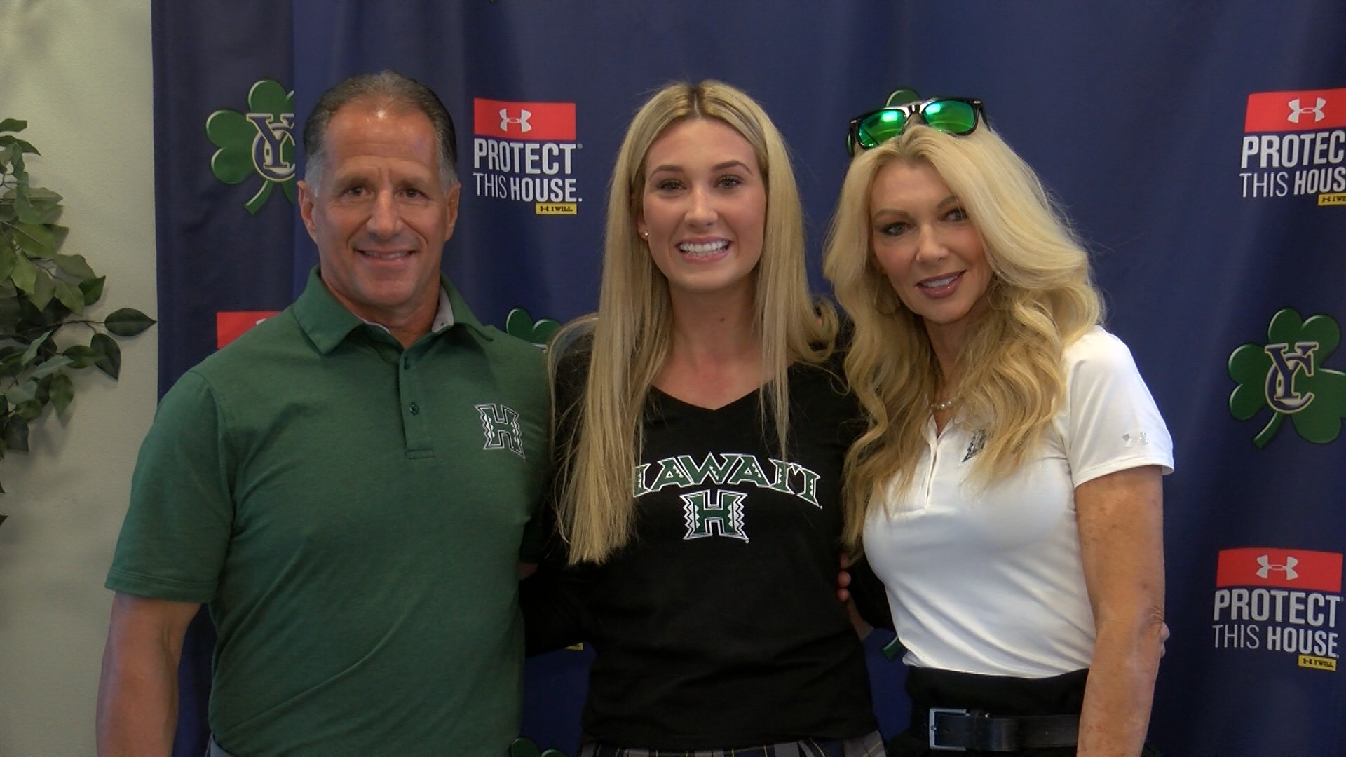 Schmunk signs with Hawaii - KYMA